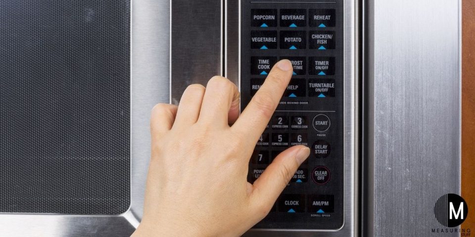 What Size Microwave Do I Need To Fit A Dinner Plate? – Measuring Stuff