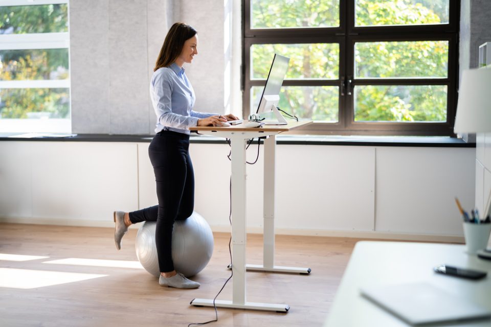 What Is The Correct Height For A Standing Desk? – Measuring Stuff