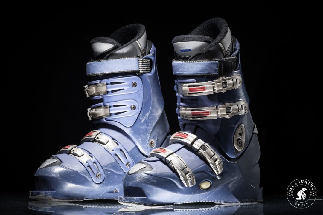 how-much-do-ski-boots-weigh-measuring-stuff