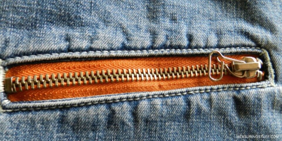 How To Measure Zipper Size (The Right Way) – Measuring Stuff