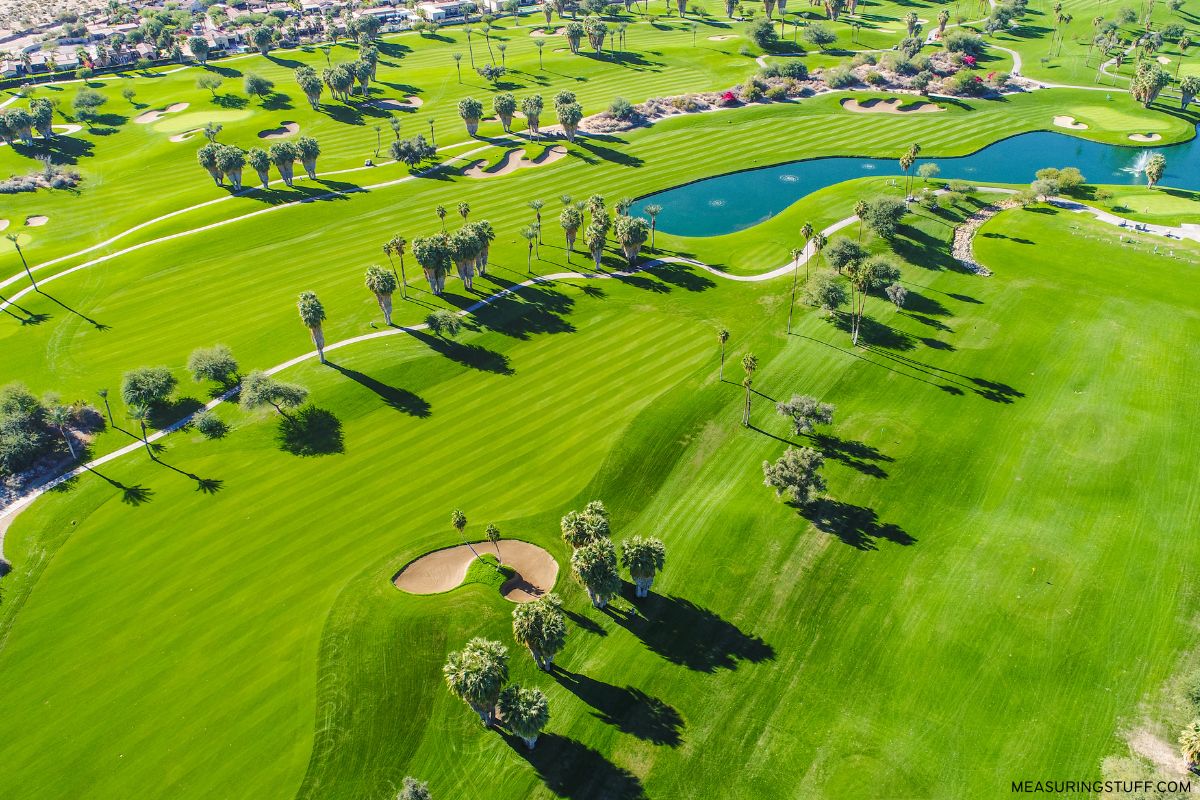 How Many Acres Is An 18-Hole Golf Course? (With Examples) – Measuring Stuff
